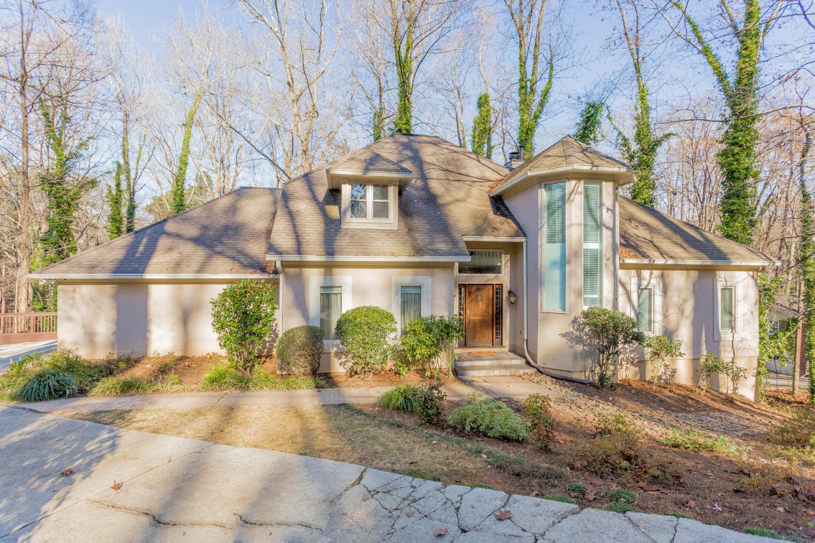 Management - Reunion House